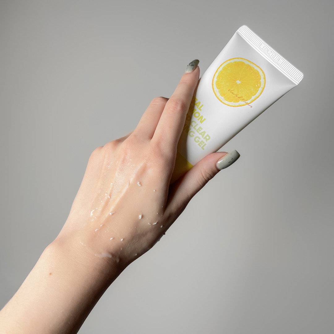 Пілінг-скатка з лимоном Farm Stay Real Lemon Deep Clear Peeling Gel | AZI